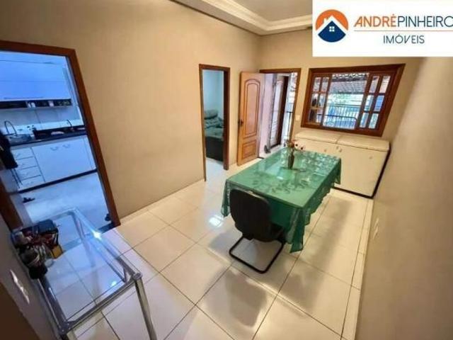 Vendo casa com 03 quartos no bairro Santa Amélia BH