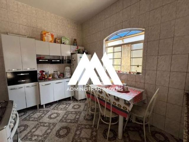 Vendo casa com 03 quartos no Garcias Itaúna/Mg!