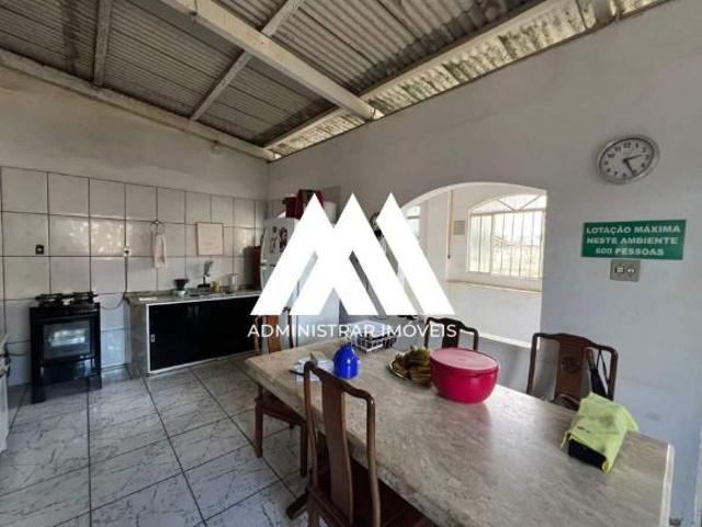 Vendo casa com 03 quartos no Parque Jardim Itaúna/MG!