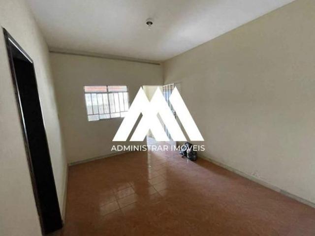 Vendo casa com 03 quartos no Tropical Itaúna/Mg!