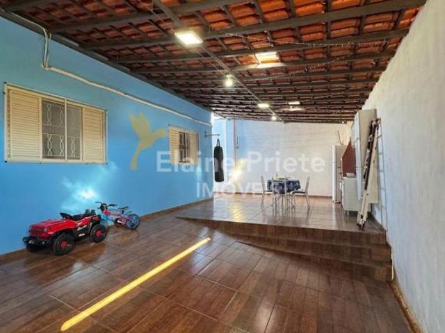 VENDO CASA COM 02 DORMITÓRIOS – JARDIM TREVISO – PIRASSUNUNGA