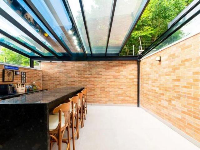 Vendo Casa com 118 m² e 3 quartos à venda em Santa Cândida