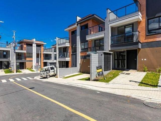 Vendo Casa com 130 m² e 3 quartos à venda em Santa Cândida