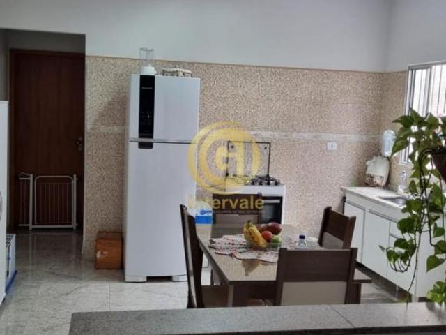 VENDO CASA COM 2 DORMITÓRIOS no JARDIM SANTA MARINA em JACAREÍ SÃO PAULO