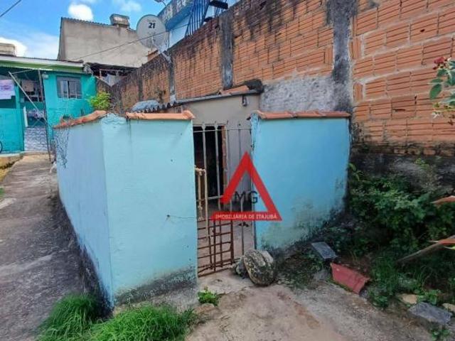 Vendo casa com 2 quartos, amplo quintal, no bairro Santa Luzia em Itajubá MG