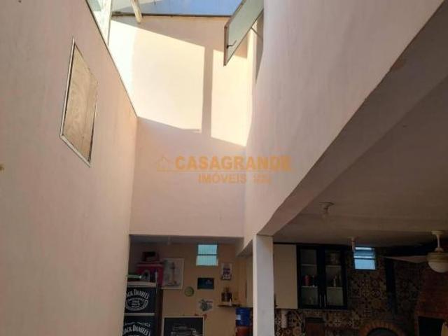Vendo casa com 3 quartos com 230 de construção no Res. Vale dos Pinheiros