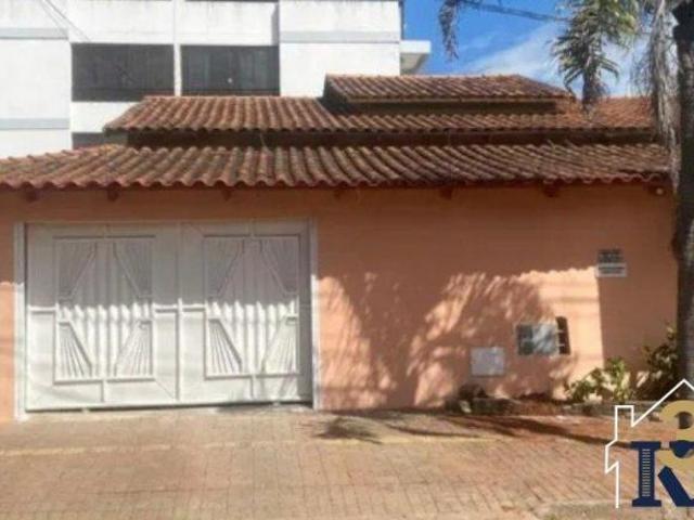 Vendo casa com 3 suites plenas, piscina e possibilidade de renda no setor sudoeste