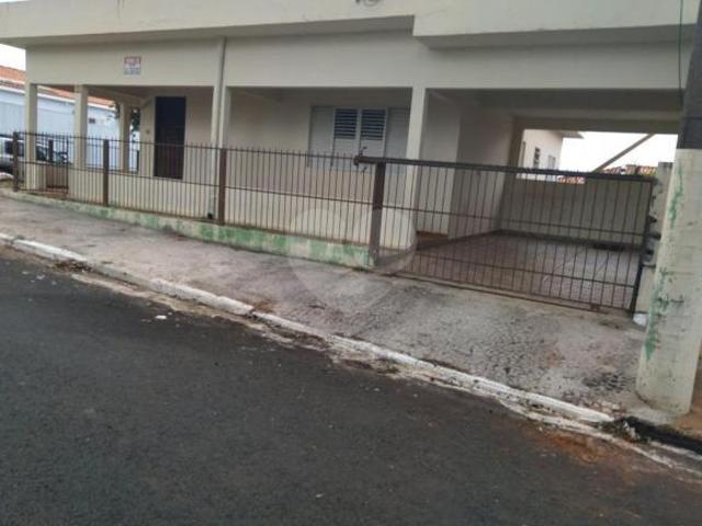 Casa à Venda no Centro de Itaporanga SP | 3 Quartos, Área Gourmet e 2 Vagas de Garagem
