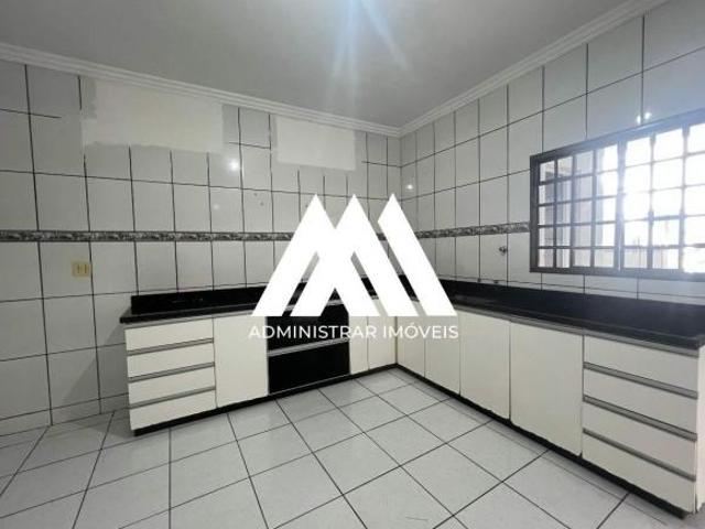 Vendo casa com um ponto comercial no Pio XII com ótima localização!