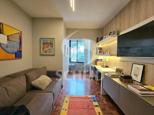Vendo casa com arquiterua impressionante no Brooklin 3 suítes, 6 banheiros, 3 vagas 408m2