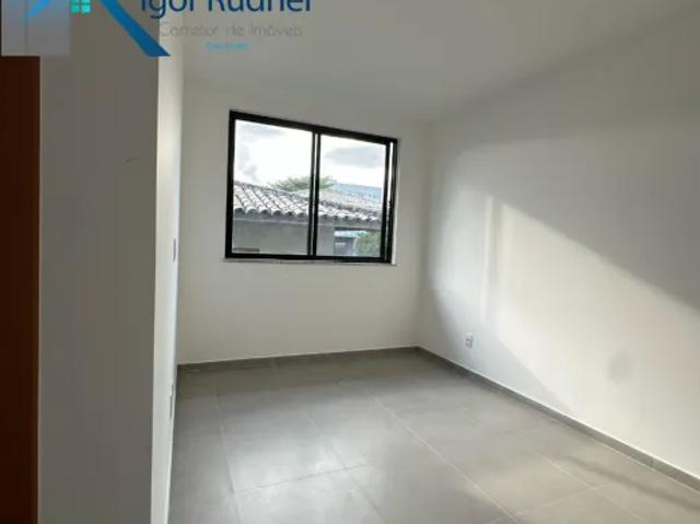 Vendo casa com fino acabamento na Av. Priscila Dutra Villas do Atlântico