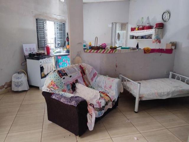 Vendo casa com laje na Estrutural JN