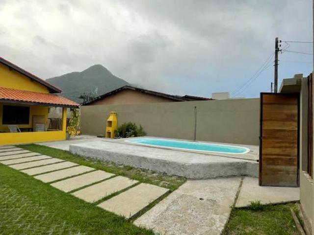 Vendo casa com piscina no bairro Cidade Jardim Caraguatatuba