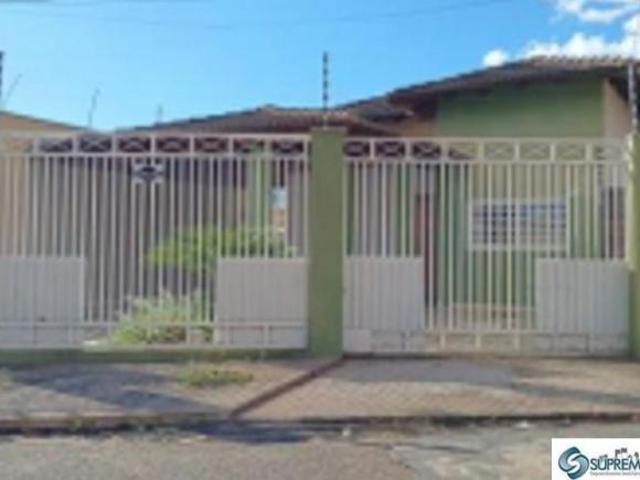 VENDO CASA COM PISCINA EM CUIABÁ MATO GROSSO
