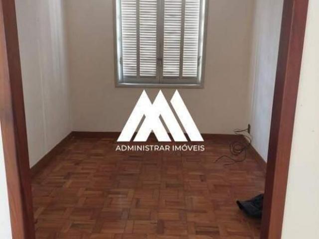 Vendo casa comercial em Itaúna em excelente localização no centro!