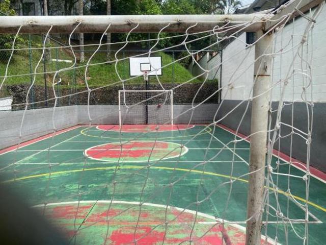 Vendo casa de condomínio