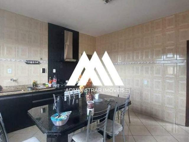 Vendo casa de dois pavimentos em Itaúna em excelente localização!