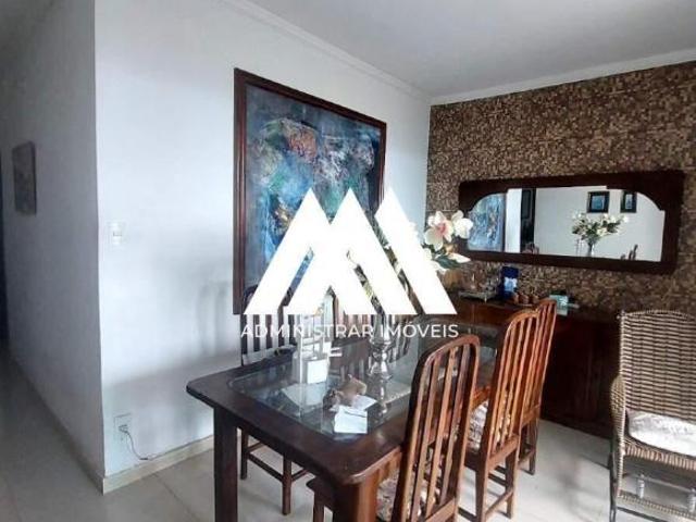 Vendo casa de dois pavimentos em Itaúna em excelente localização!