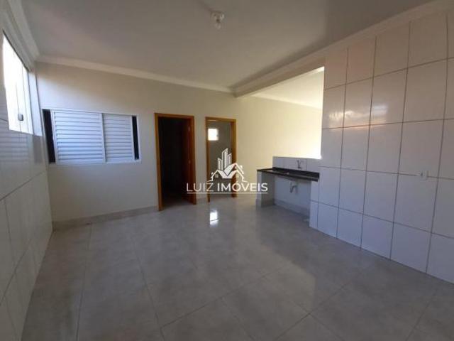 Vendo Casa de Laje Fundos Próximo ABC Centro São Gotardo MG