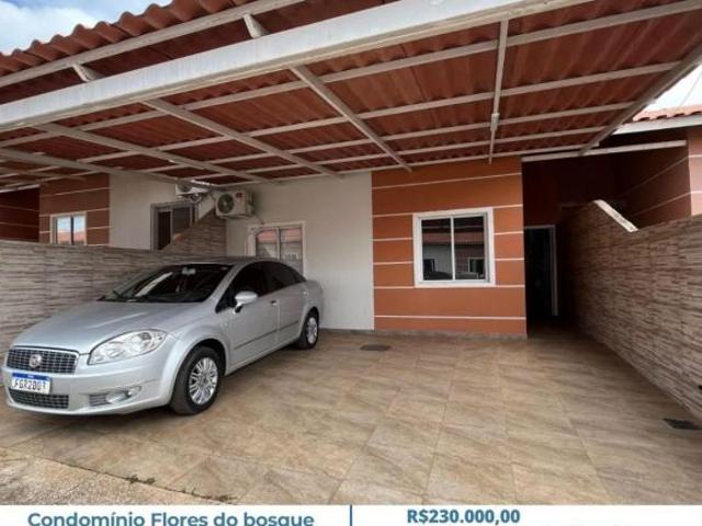 Vendo casa de 03 quartos, reformada, localizada no Condomínio Flores do Bosque, próximo a Etapa C