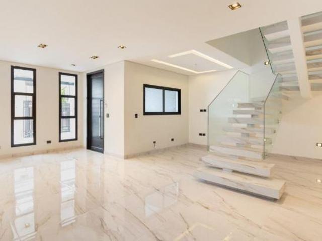 Vendo Casa de 250 m² com 3 quartos à venda em Vista Alegre