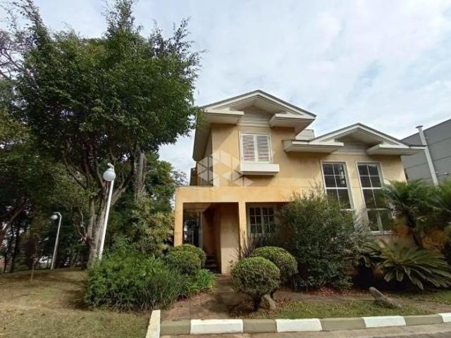 Vendo Casa em Condomninio Fechado com4 dormitórios e 8 vagas