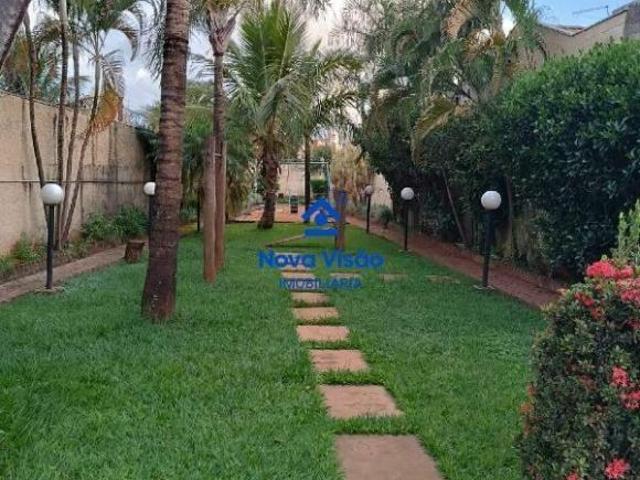 Vendo Casa em Condomínio Charmoso!