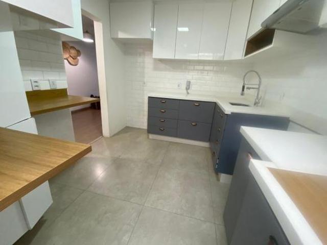 Vendo casa em condomínio fechado