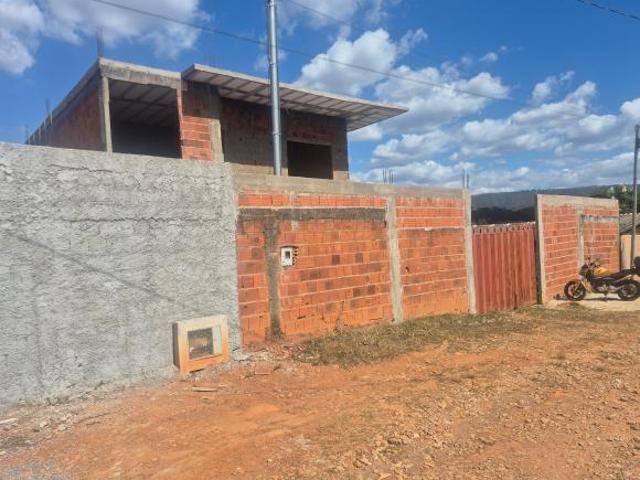 Vendo casa em construção no Bananal Fercal
