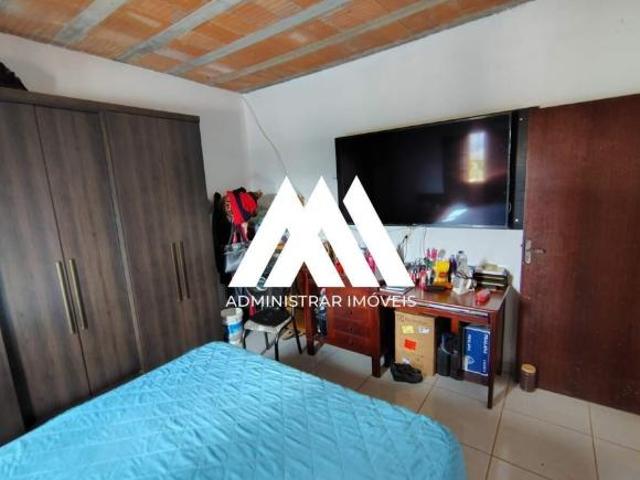 Vendo casa em Itatiaiuçu com 03 quartos e com um galpão excelente localização