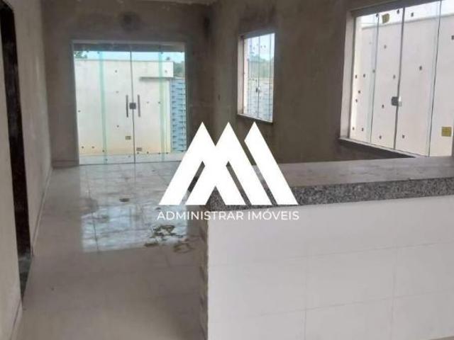 Vendo casa em Itaúna com amplo espaço em ótima localização!