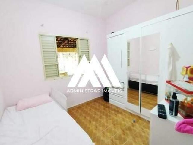 Vendo casa em Itaúna com excelente localização!