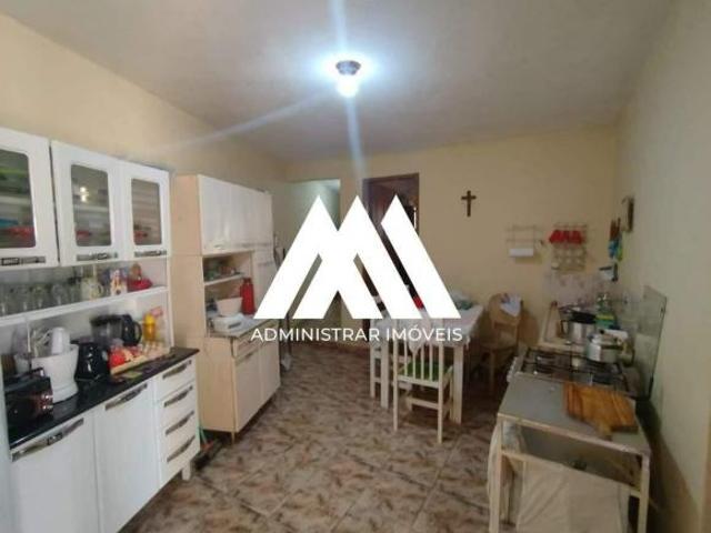 Vendo casa em Itaúna em excelente localização!