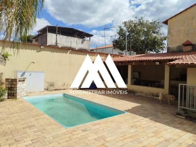 Vendo casa em Itaúna em excelente localização!