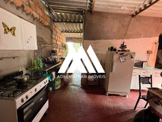 Vendo casa em Itaúna em excelente localização!