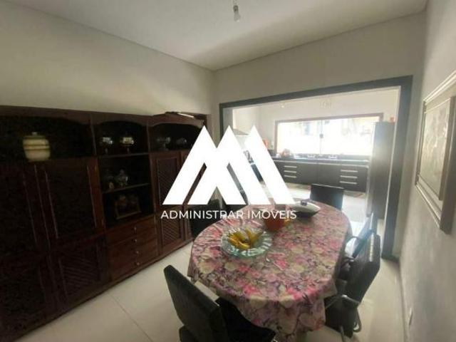 Vendo casa em Itaúna em excelente localização!