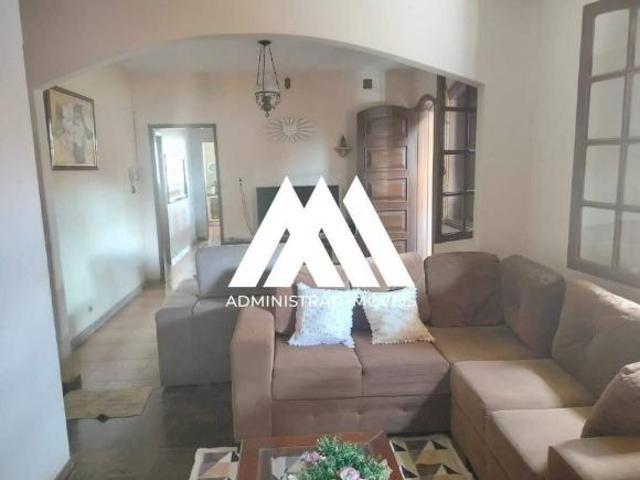 Vendo casa em Itaúna em excelente localização!