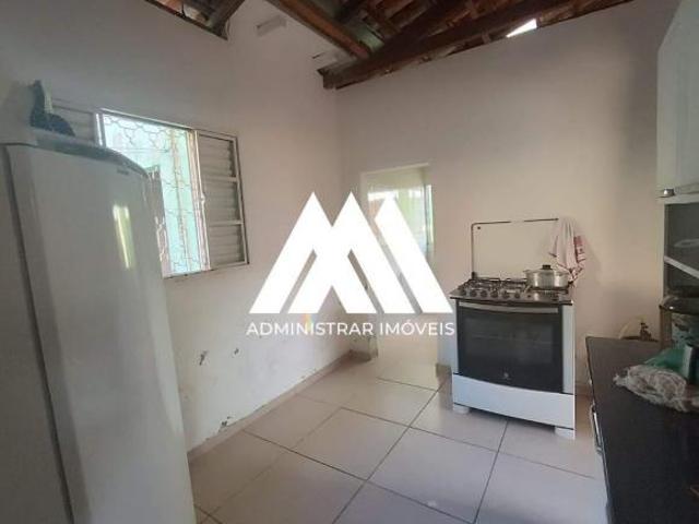 Vendo casa em Itaúna em excelente localização!