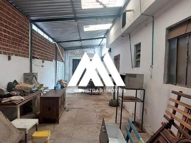 Vendo casa em Itaúna em excelente localização!