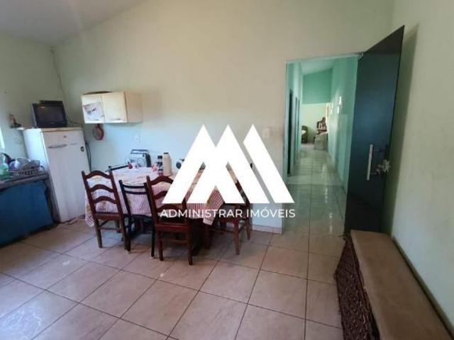 Vendo casa em Itaúna em excelente localização!