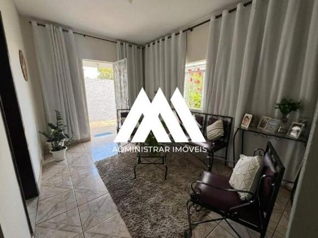 Vendo casa em Itaúna em excelente localização!