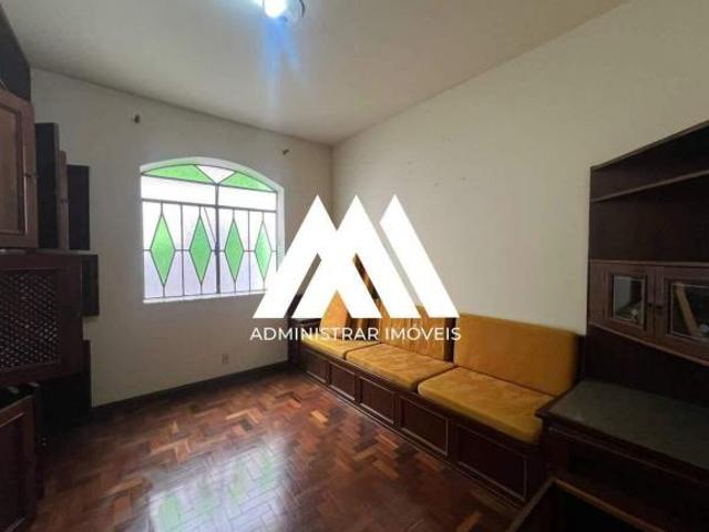 Vendo casa em Itaúna na região central!