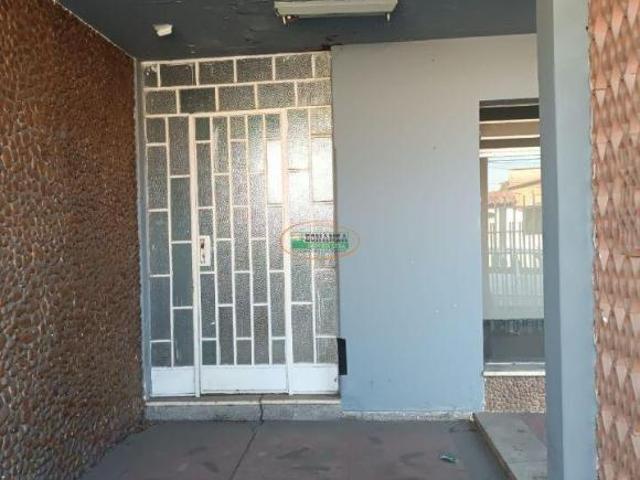 VENDO CASA EM LOCALIZAÇÃO PRIVILEGIADA CENTRO DE SL MG
