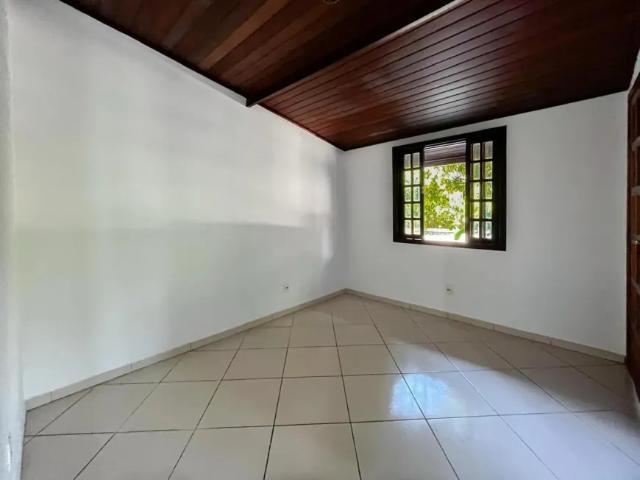 Vendo casa em Vargem Grande Linda propriedade com 2.000 m², casa principal e casa de hóspede