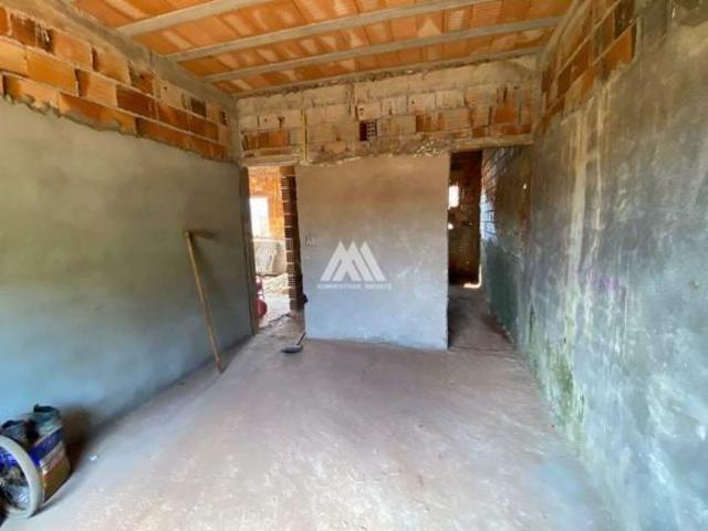 Vendo casa inacabada em Itatiaiuçu de 320m² com 03 quartos e excelente localização