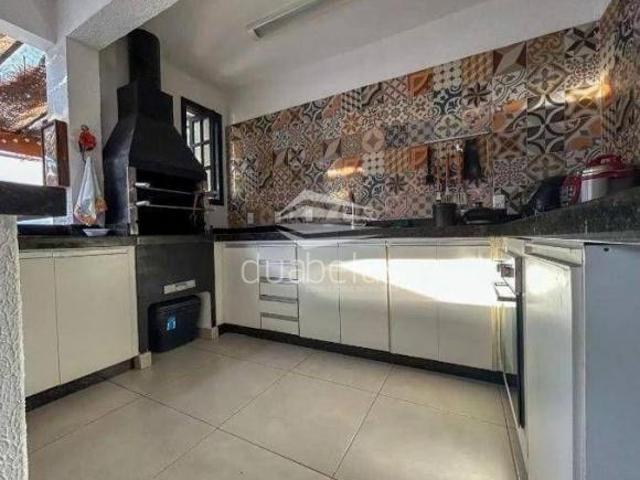 Vendo casa linda em condomínio no Urbanova