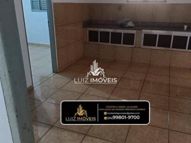 Vendo Casa + Ponto Comercial Avenida Guarda dos Ferreiros MG