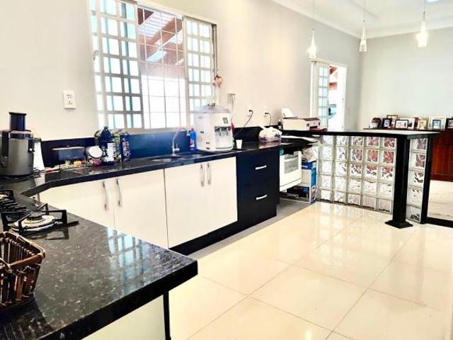 VENDO CASA QUE É SÓ ENTRAR E MORAR COM PISCINA E CHURRASQUEIRA LINDO IMÓVEL!