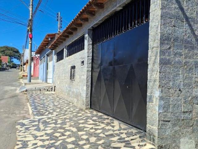 VENDO CASA QUITADA EM CIDADE OCIDENTAL – DF