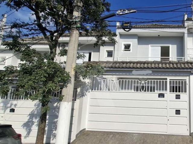 Vendo casa reformada com 3 quartos e 2 vagas de garagem no bairro Santa Teresinha